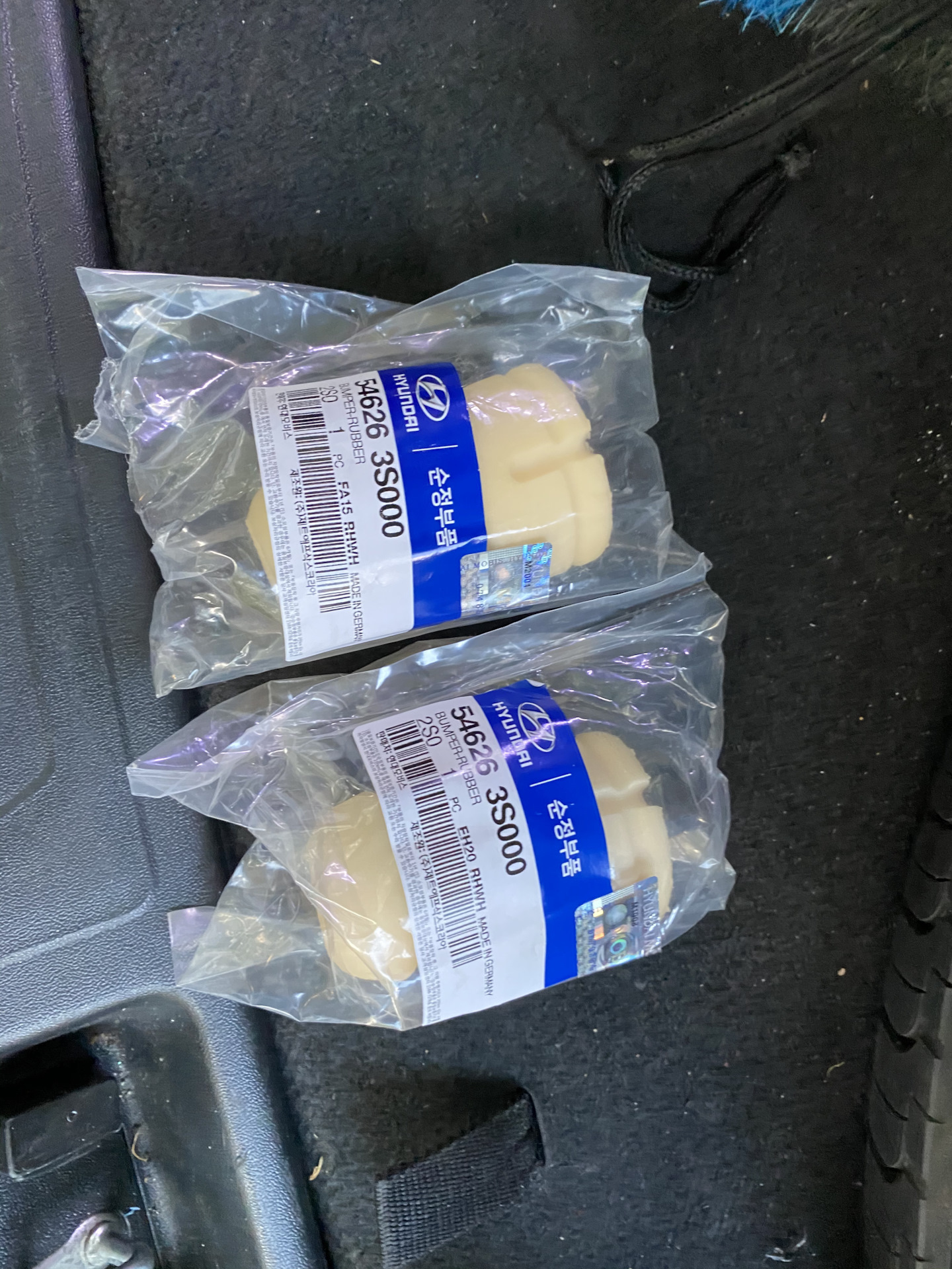 Стойка амортизатора передняя правая газомасляная KYB Excel-G (339402 ...