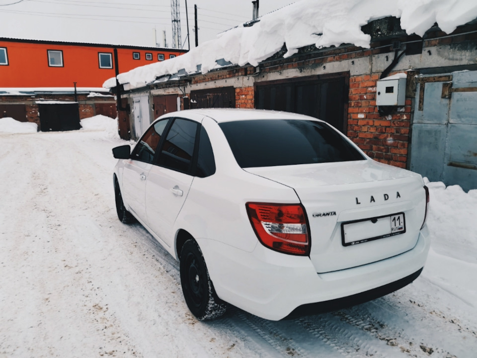 Тонировка и ништячки — Lada Гранта (2G) FL, 1,6 л, 2024 года | аксессуары | DRIVE2