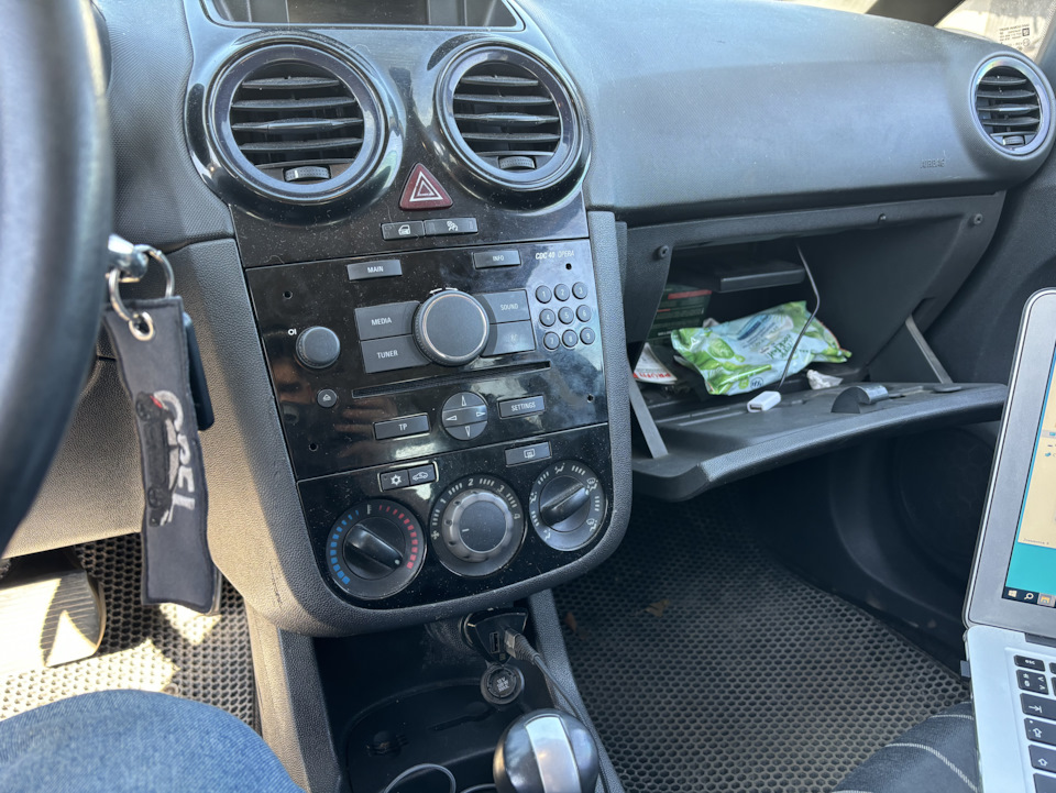 CDC40 Opera->CD40 USB — Opel Corsa D, 1,2 л, 2008 года | автозвук | DRIVE2