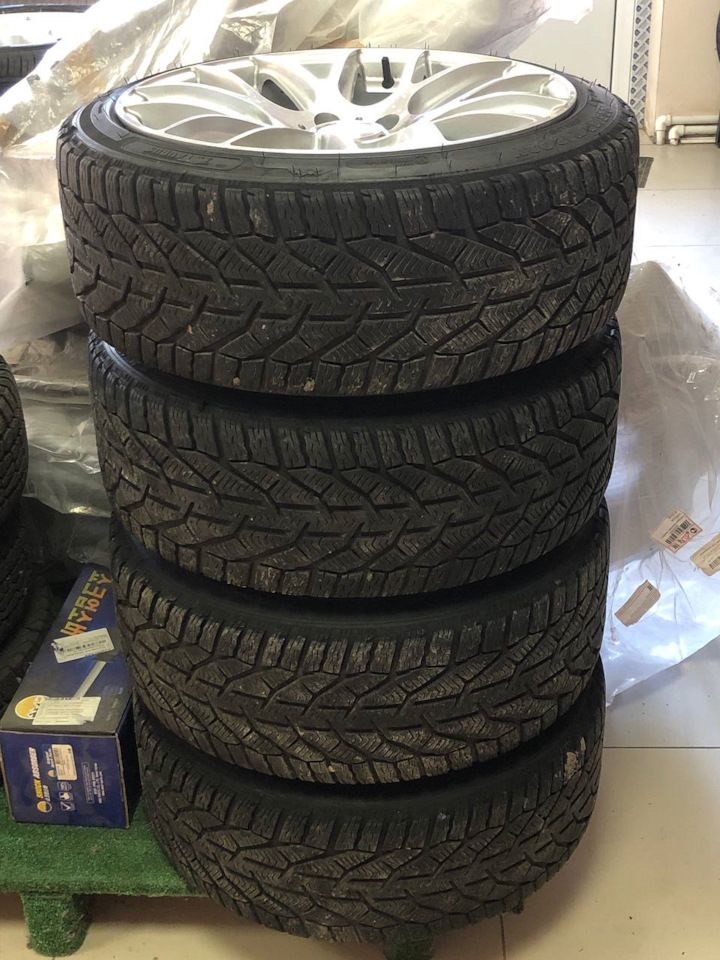 Шины зимние нешипованные Tigar 225/40 R18. Б/у | 20 000 ₽ в городе ...