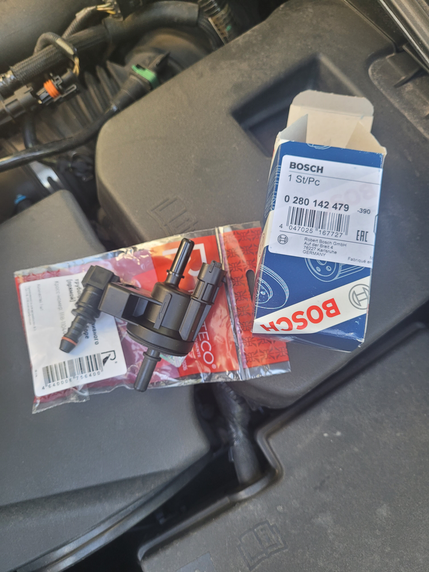 Замена клапана адсорбера — Ford Focus Wagon III, 0,5 л, 2017 года ...