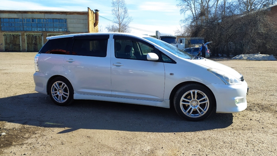 Продано! — Toyota Wish (AE10), 1,8 л, 2006 года | продажа машины | DRIVE2