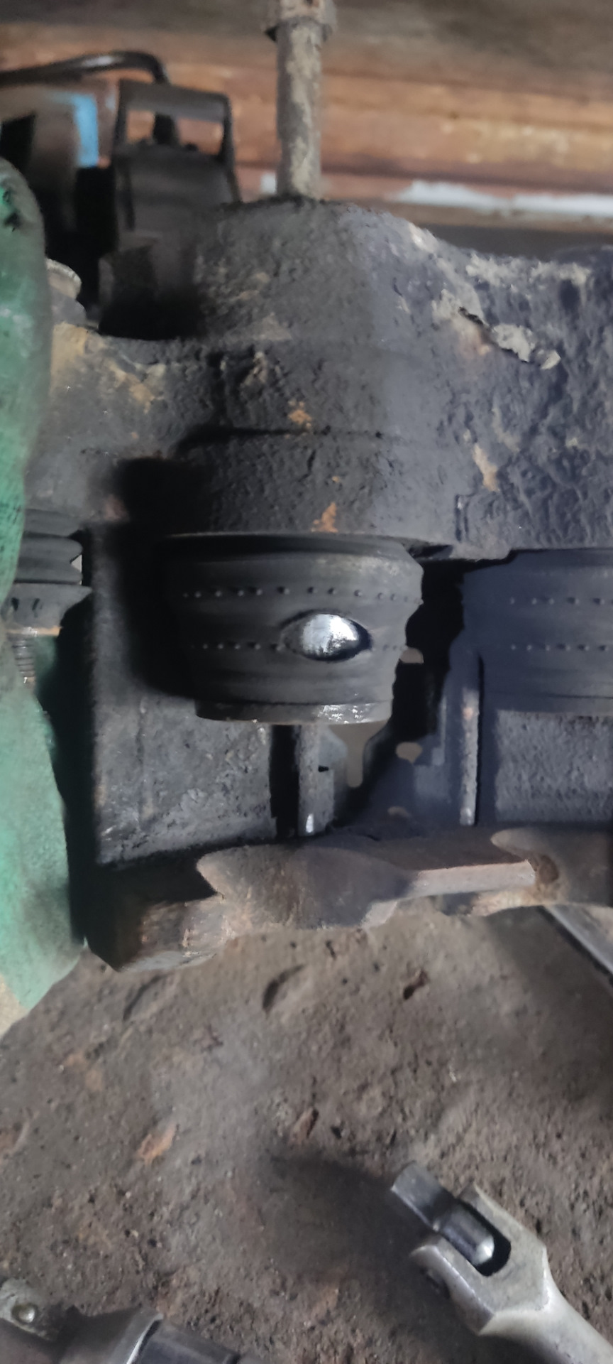 Iveco Daily обслуживание суппортов и замена ступичного подшипника ...