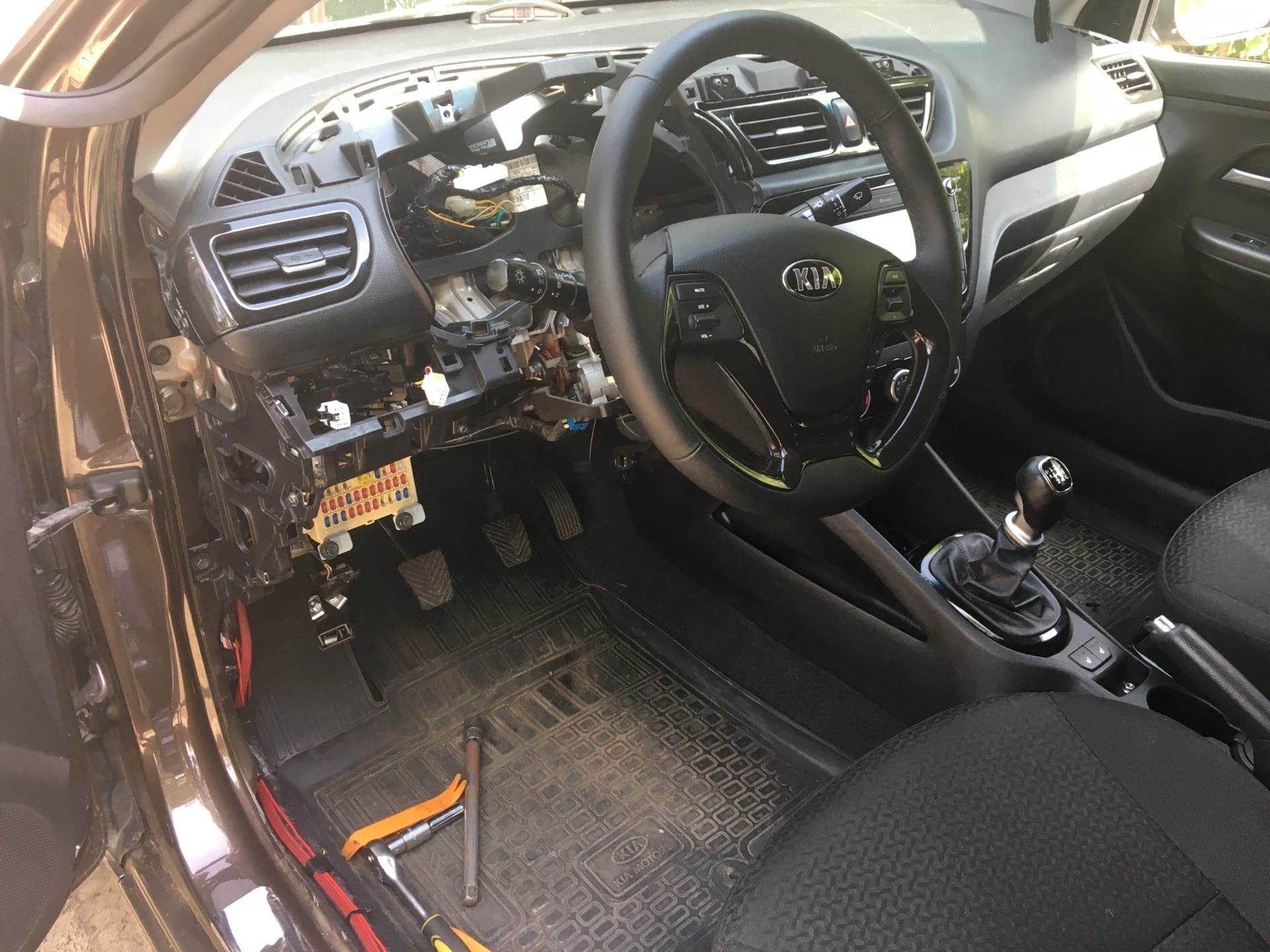 BCM часть 1⚡ℹ: Каналы передачи данных и питание блока — KIA Rio (3G), 1 ...