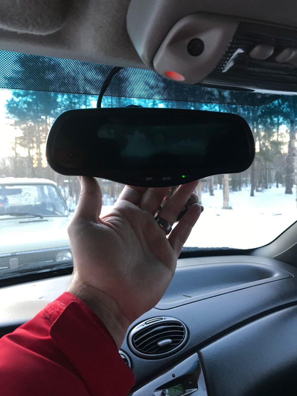 Зеркало с автозатемнением — Ford Focus I Hatchback, 1,8 л, 1999 года ...