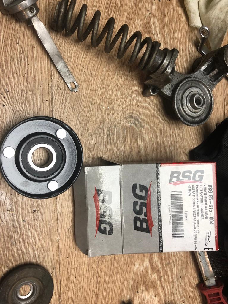 6340532 Ролик натяжителя приводного ремня (с натяжителем) 1.2-2.2 Opel ...