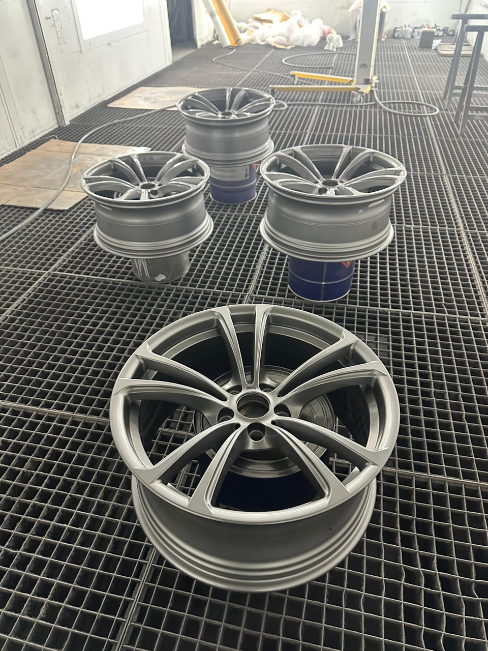 Ferric grey B55 — BMW 5 series (F10), 3 л, 2012 года | колёсные диски ...