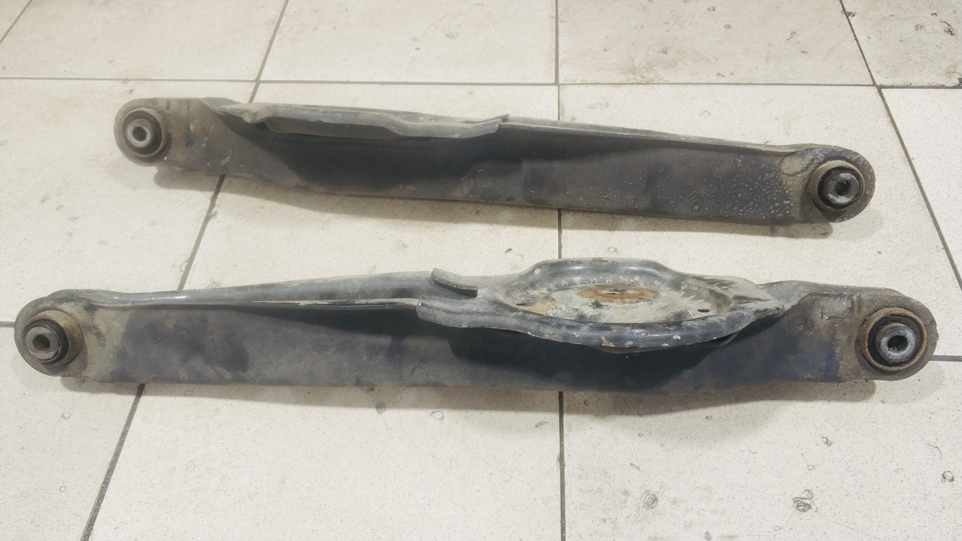 Замена рычагов задней подвески — Volvo XC60 (1G), 2,4 л, 2017 года ...