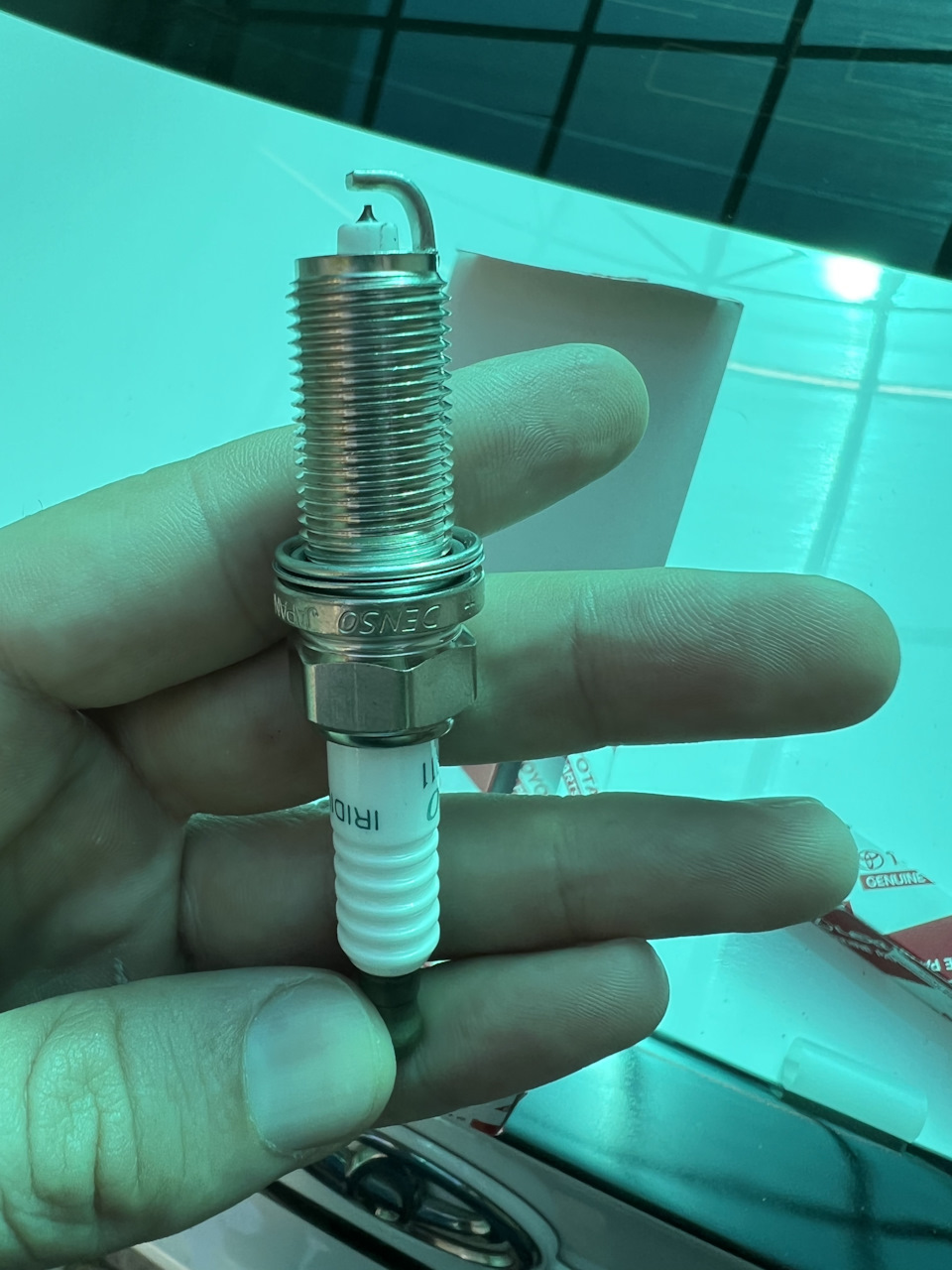 Замена свечей — Toyota Camry (XV50), 2,5 л, 2015 года | своими руками ...