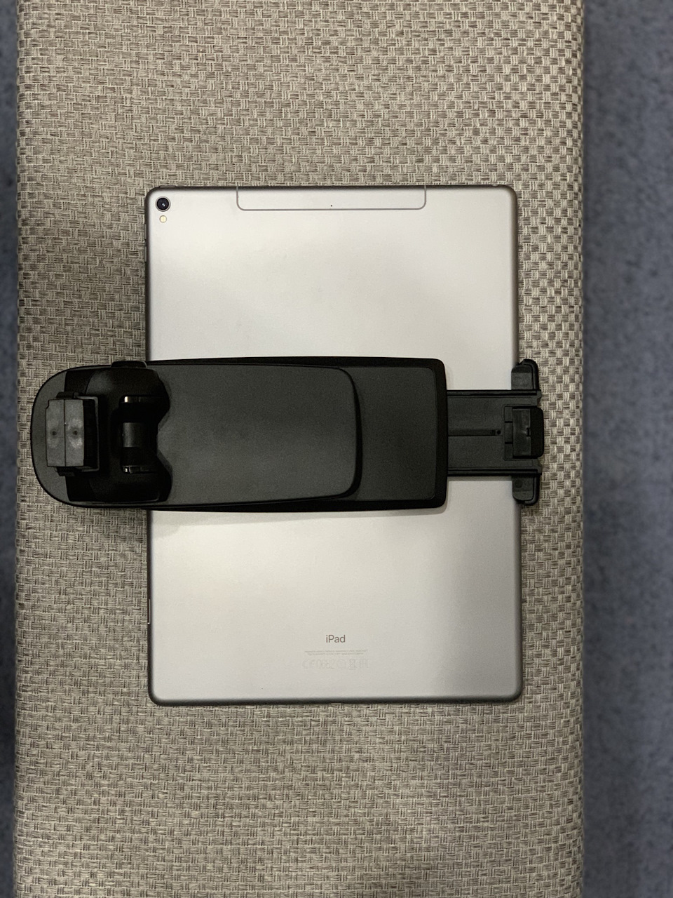 Аксессуар в дорогу (держатель под iPad Pro 12,9) — BMW 5 series (G30 ...