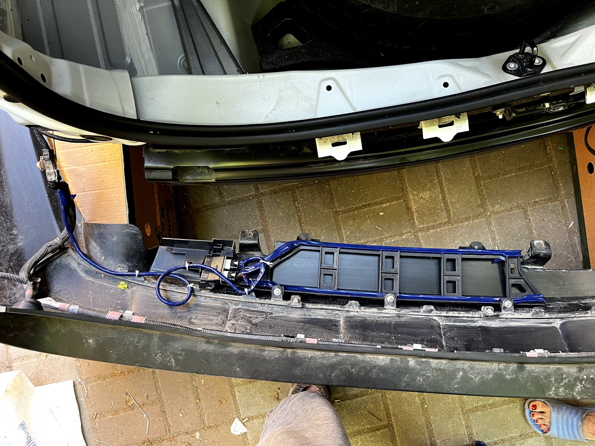 Rav4. Открытие двери багажника ногой (kick sensor) в.4 — Toyota RAV4 ...