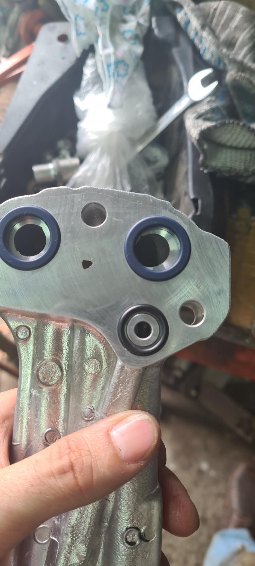 Замена прокладок корпуса кронштейна масл фильтра, корпуса масленного ...