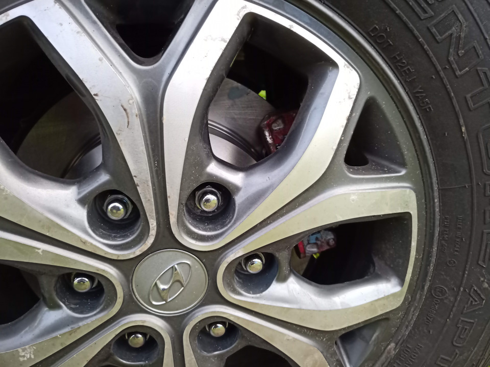 Замена задних дисков и колодок — Hyundai Grand Starex, 2,5 л, 2016 года ...