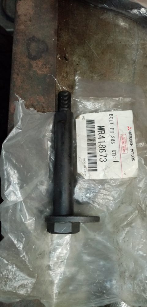 MR418673 болт развальный mitsubishi pajero/montero (00-06) Mitsubishi ...