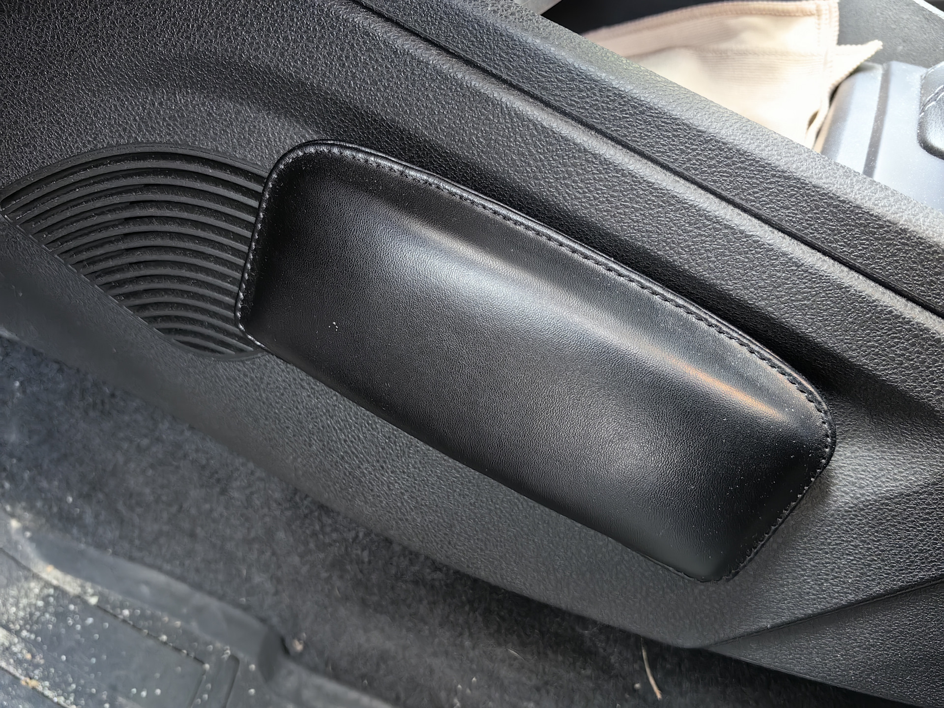 Улучшаем кондёр и шумку🤣 по смешному — Lada Vesta SW (NG), 1,8 л, 2024 года | своими руками | DRIVE2