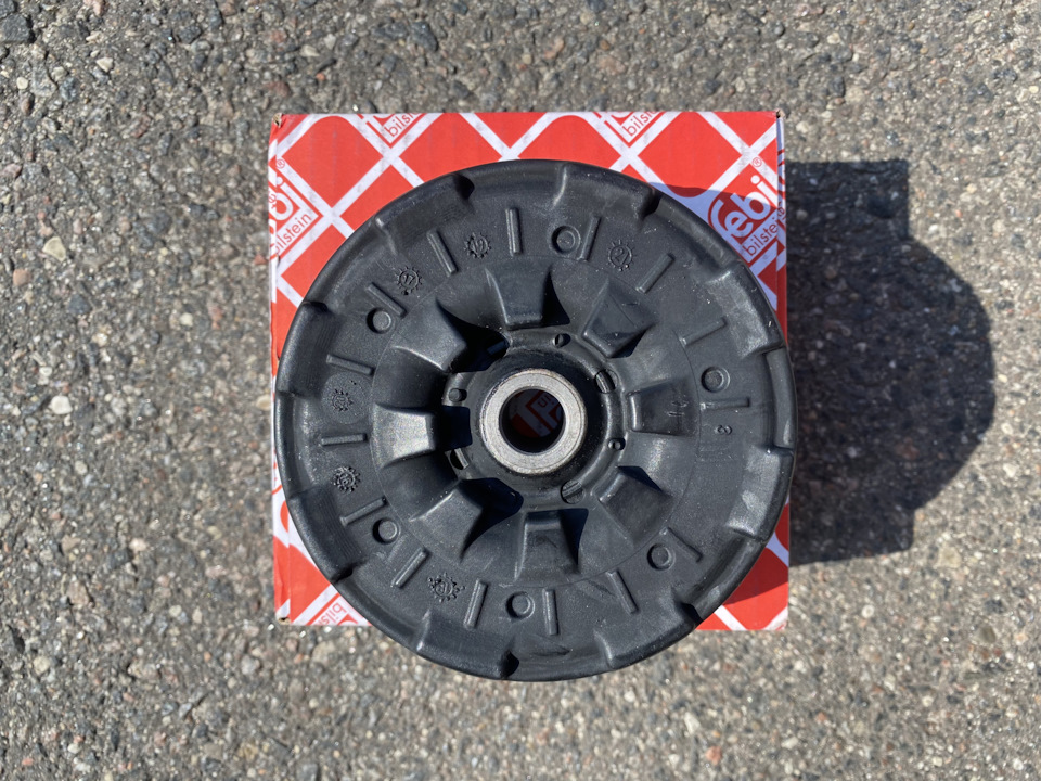 Замена передней левой опоры стойки амортизатора — Opel Insignia (1G), 2 ...