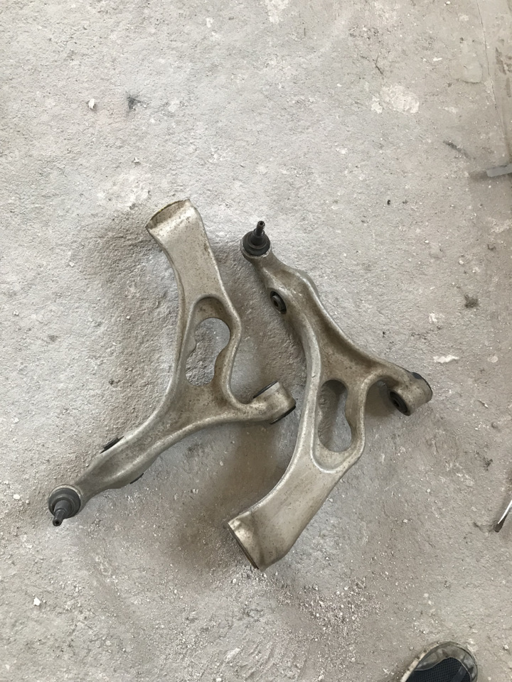 7P0407151E Рычаг подвески, поперечный VAG | Запчасти на DRIVE2