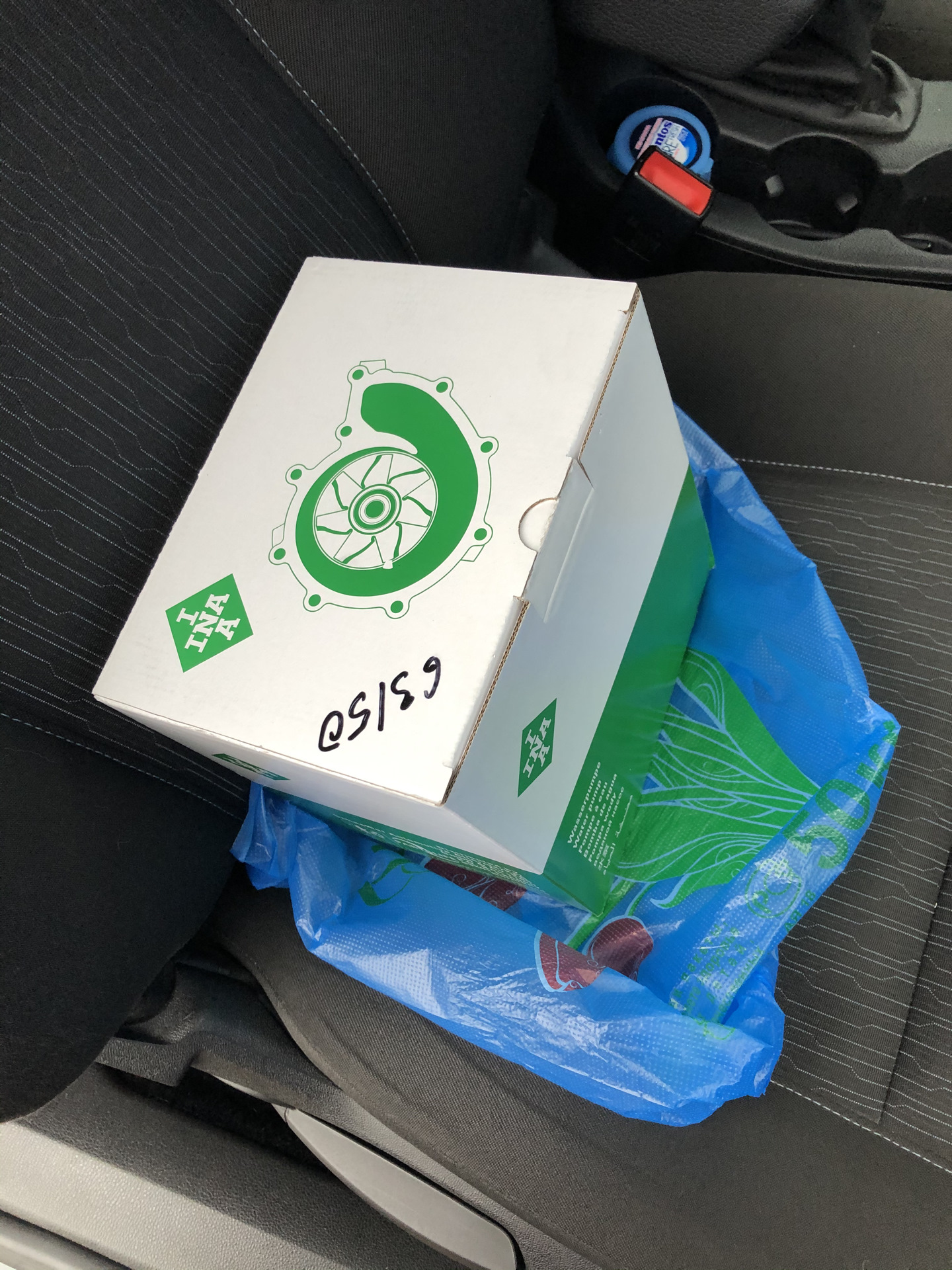 Замена помпы системы охлаждения — Opel Astra J GTC, 1,4 л, 2013 года ...