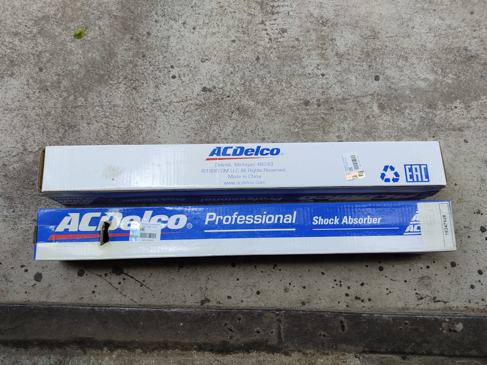 Задние амортизаторы ACDelco 19347928. — Opel Astra J, 1,6 л, 2010 года ...