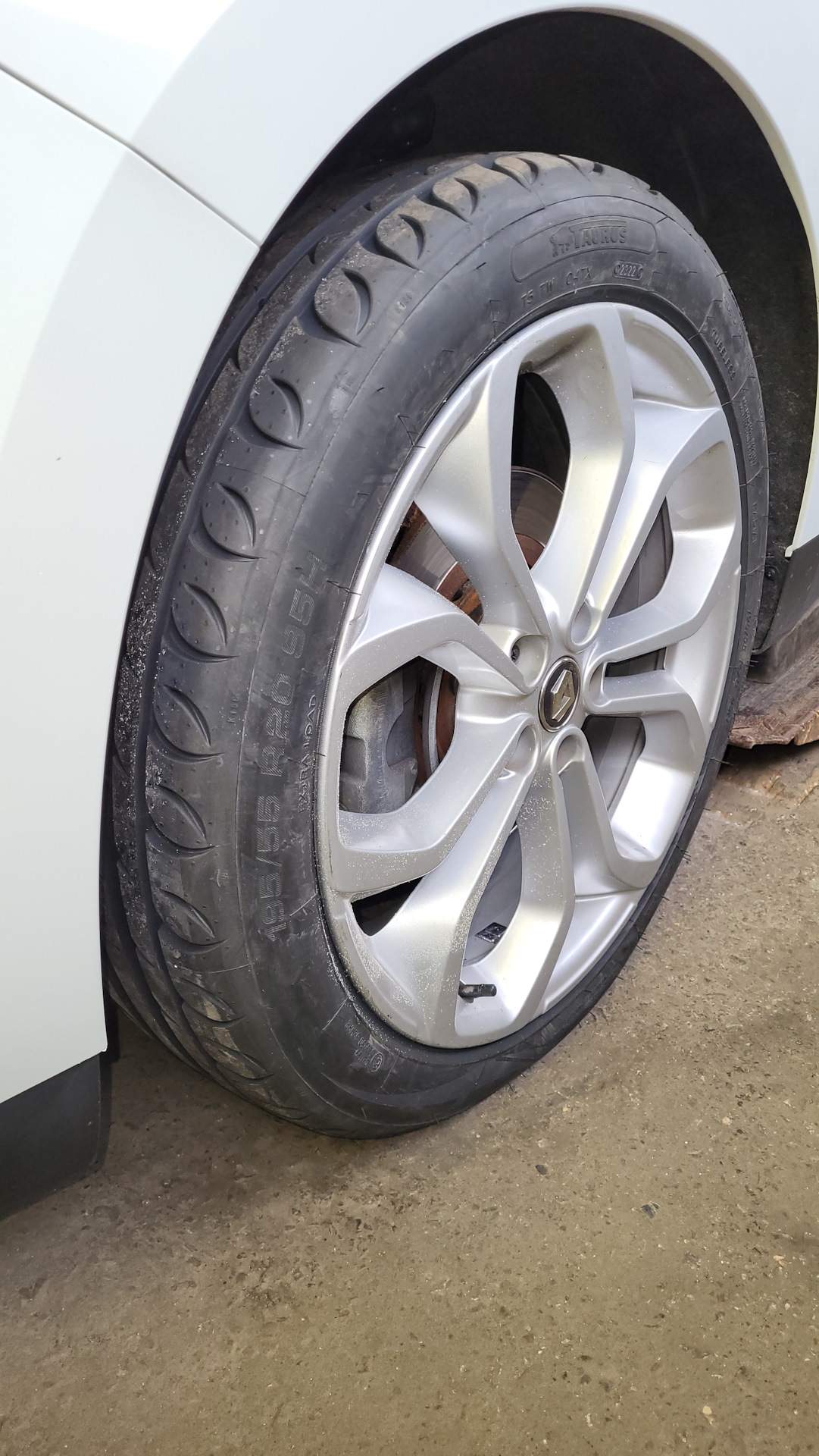 Новые летние шины TAURUS Ultra High Performance 195/55 R20 — Renault ...