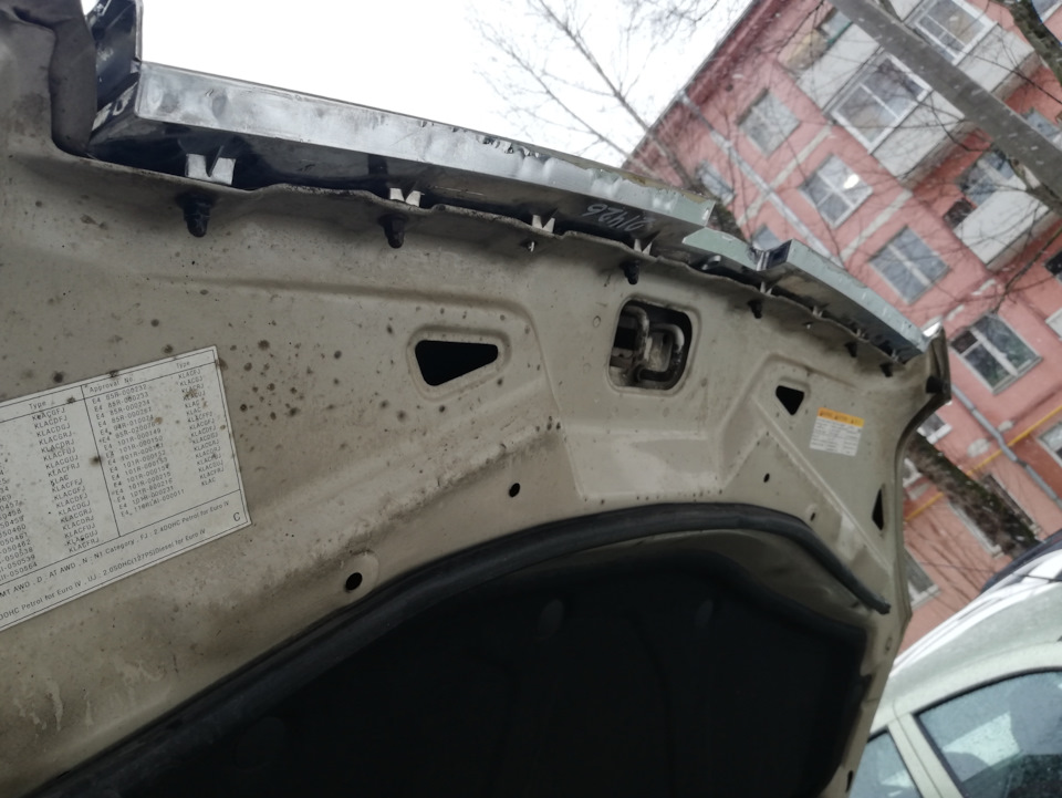 67. Замена верхней части решетки радиатора Captiva C100 — Chevrolet ...