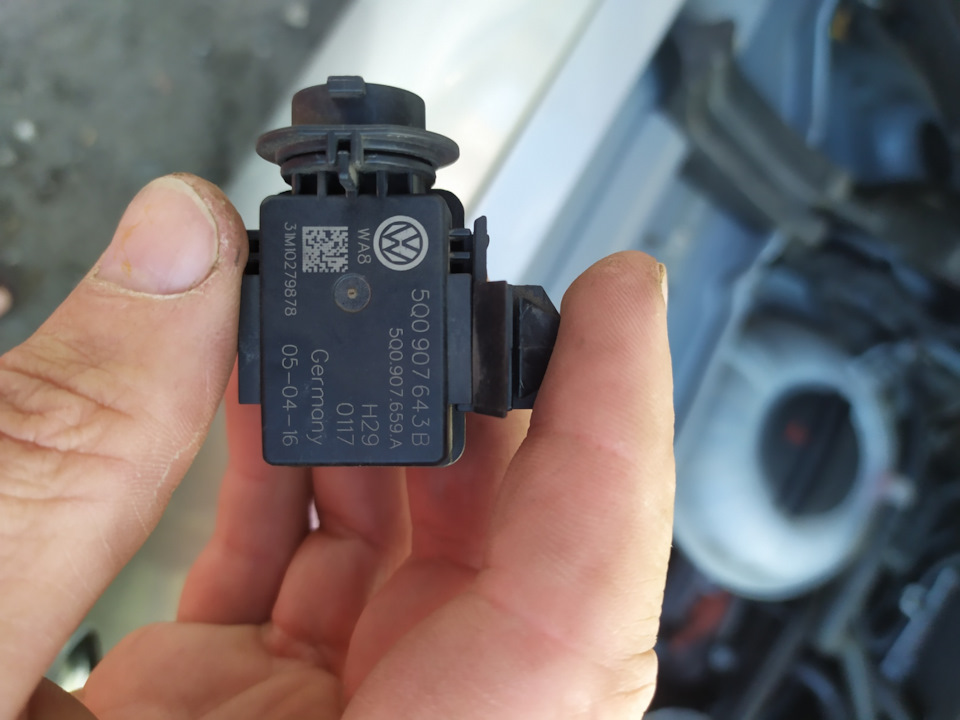 Замена датчика качества воздуха — Volkswagen Tiguan (2G), 2 л, 2016 ...