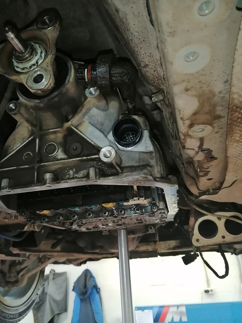 Замена сальников, масла в АКПП 6HP19 — BMW 1 series (E81/E87), 2 л ...