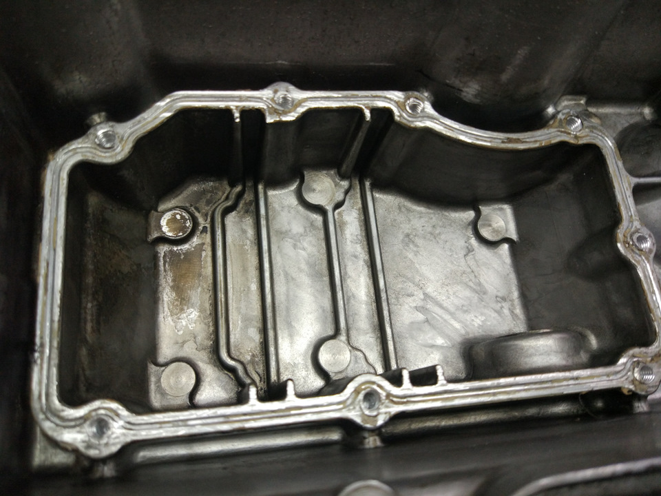 Чистка сапуна в клапанной крышке — Mitsubishi Pajero (2G), 2,8 л, 1994 ...