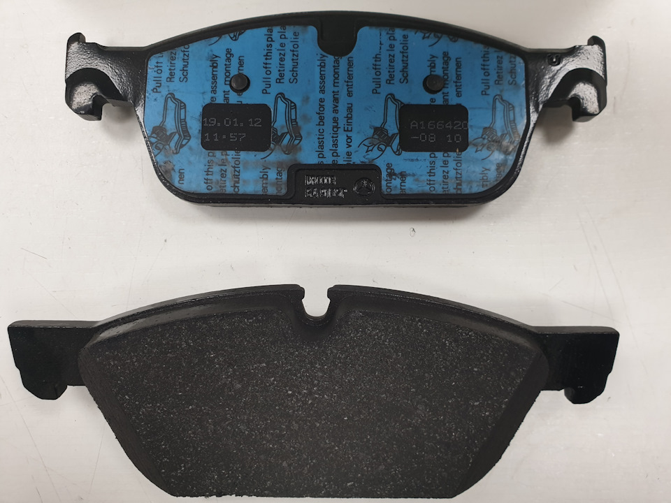 Колодки — Mercedes-Benz GLS (X166), 3 л, 2016 года | запчасти | DRIVE2