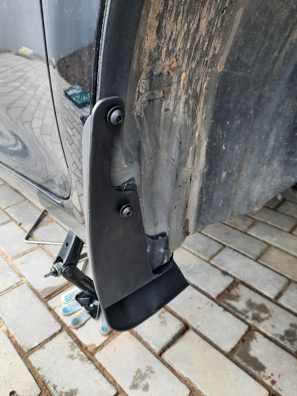 Установка брызговиков — Toyota Camry (XV50), 2,5 л, 2017 года ...