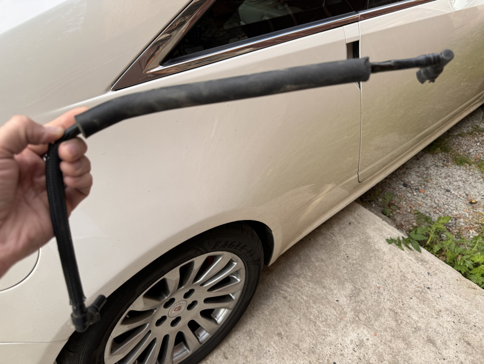 Вакуумная трубка. Наверное. — Cadillac CTS Coupe, 3,6 л, 2013 года ...