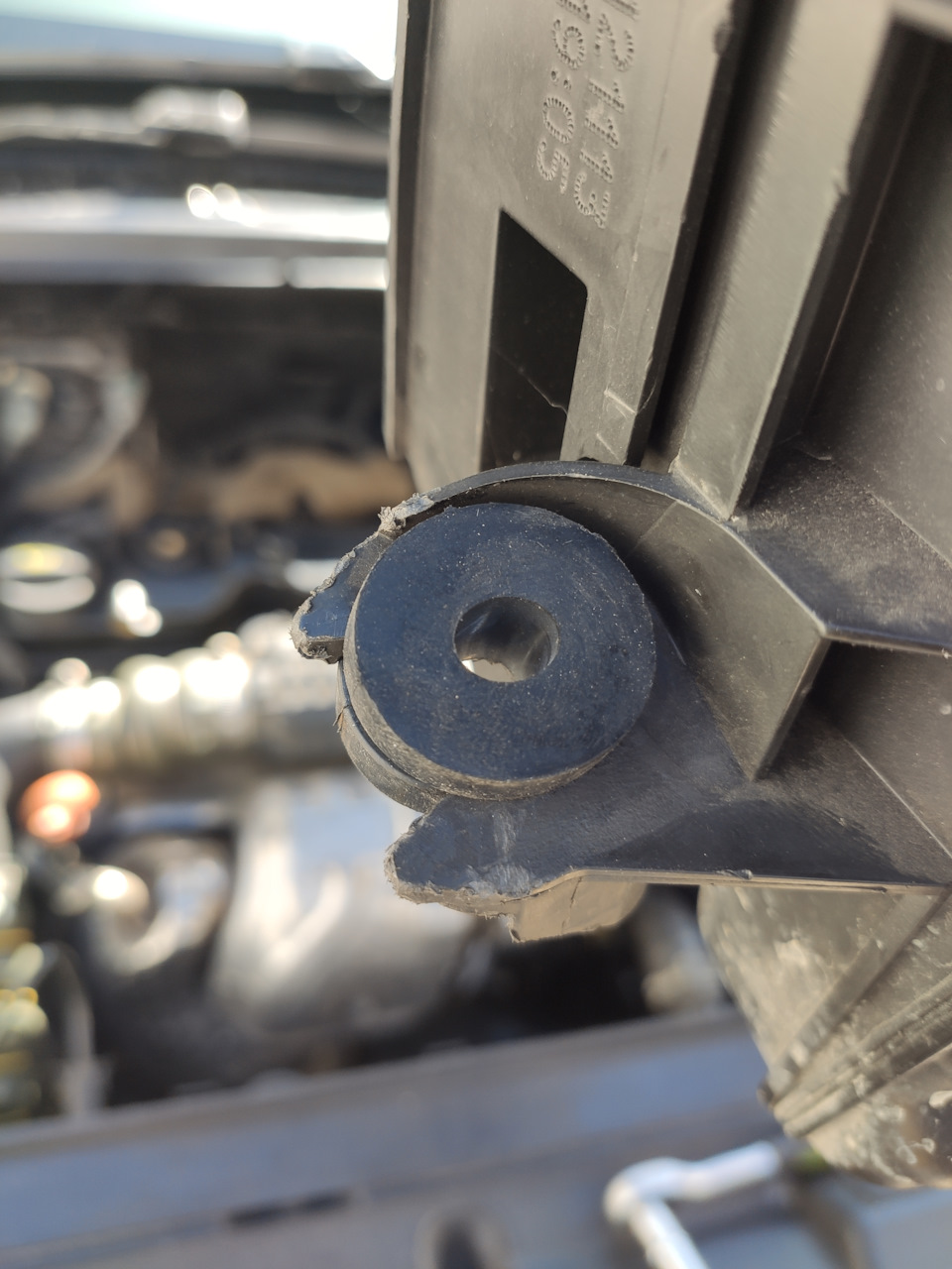 Замена подушек корпуса воздушного фильтра. Двигатель DV6C — Citroen C4 ...