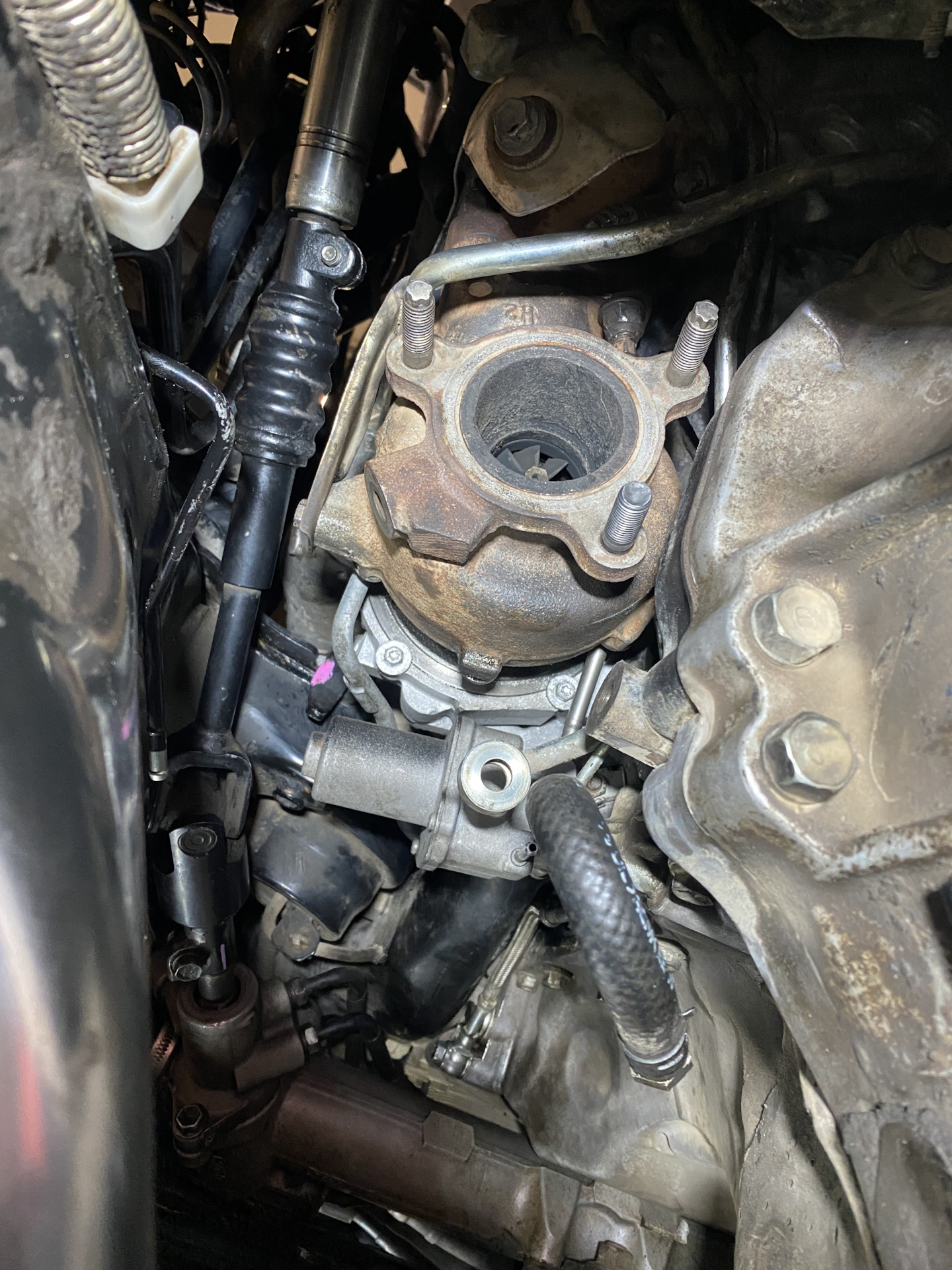 Снятие левой турбины ! — Toyota Land Cruiser 200, 4,5 л, 2012 года ...