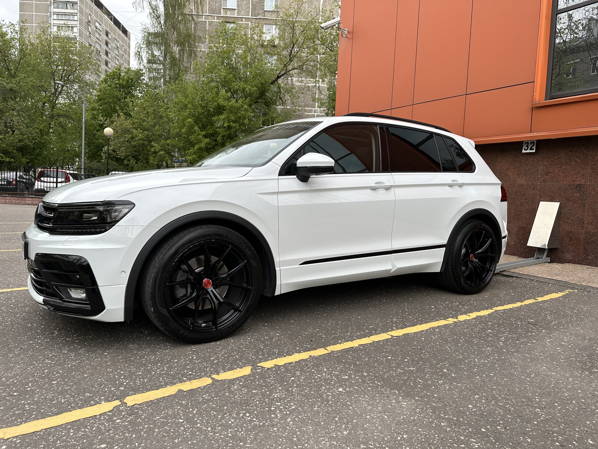 Eibach -35mm — Volkswagen Tiguan (2G), 2 л, 2020 года | тюнинг | DRIVE2