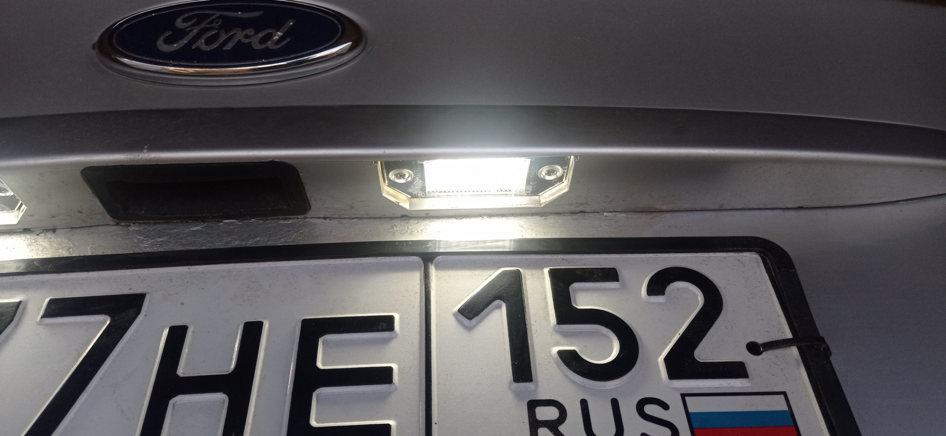 Подсветка номера — Ford Focus II Sedan, 1,6 л, 2007 года | электроника ...