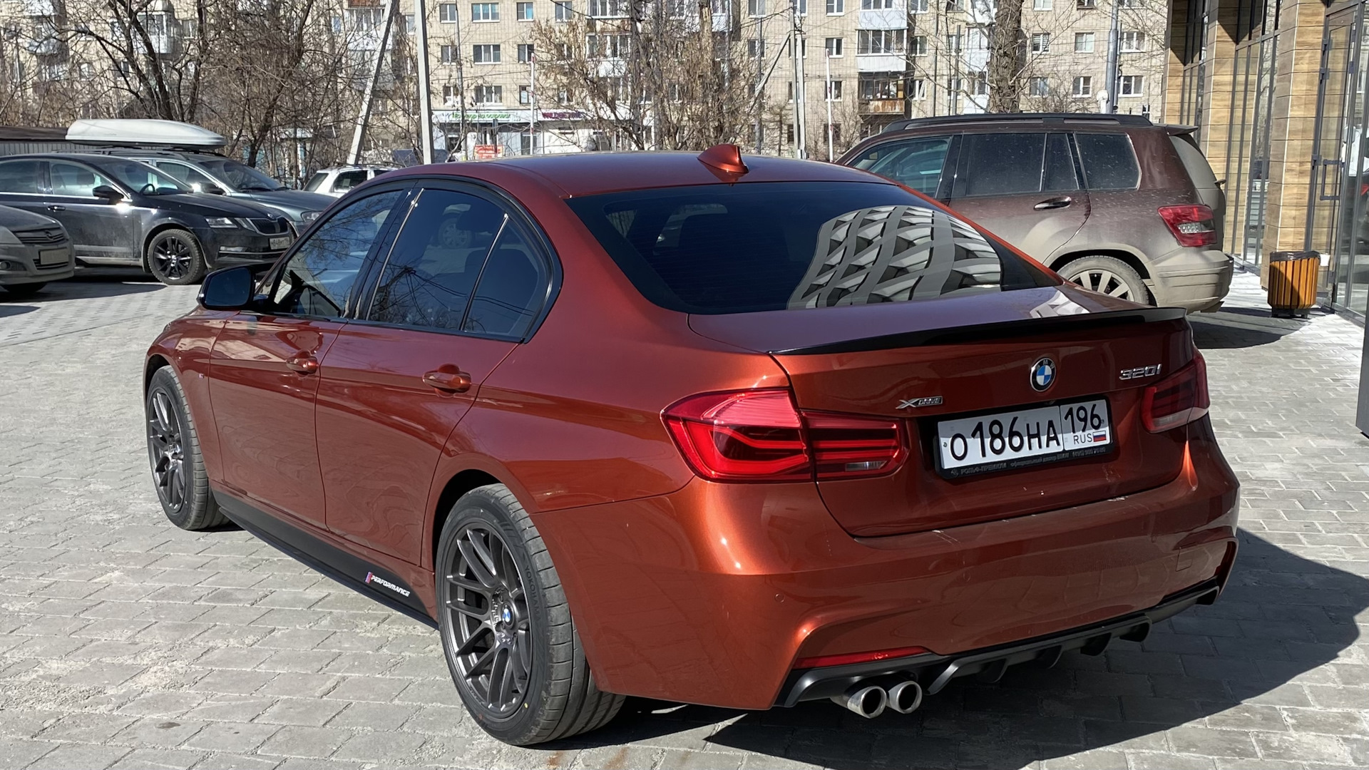 BMW 3 series (F30) 2.0 бензиновый 2018 | BMW 320iX orange на DRIVE2