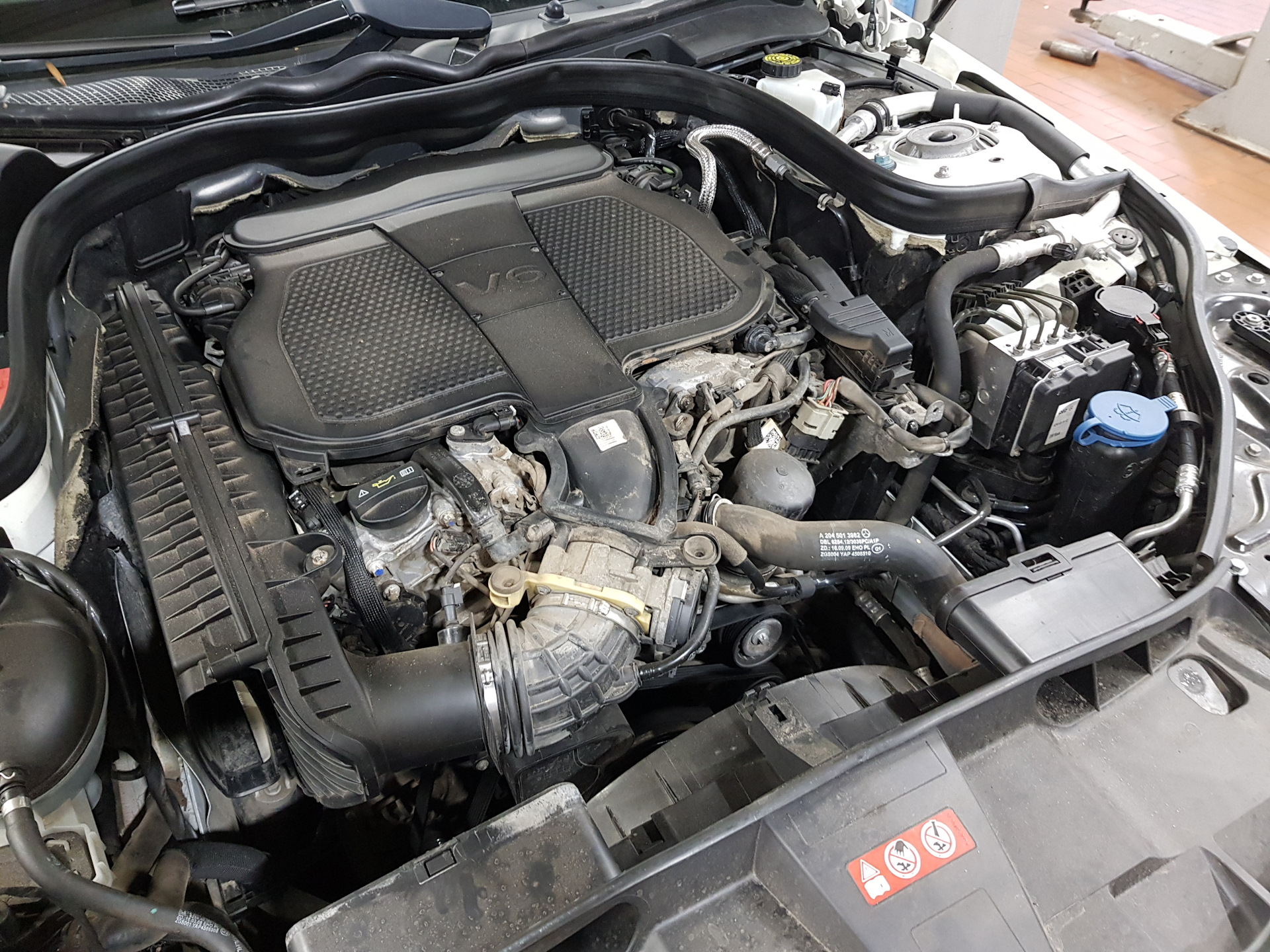 Замена сальника коленчатого вала — Mercedes-Benz E-Class (W212), 3,5 л ...