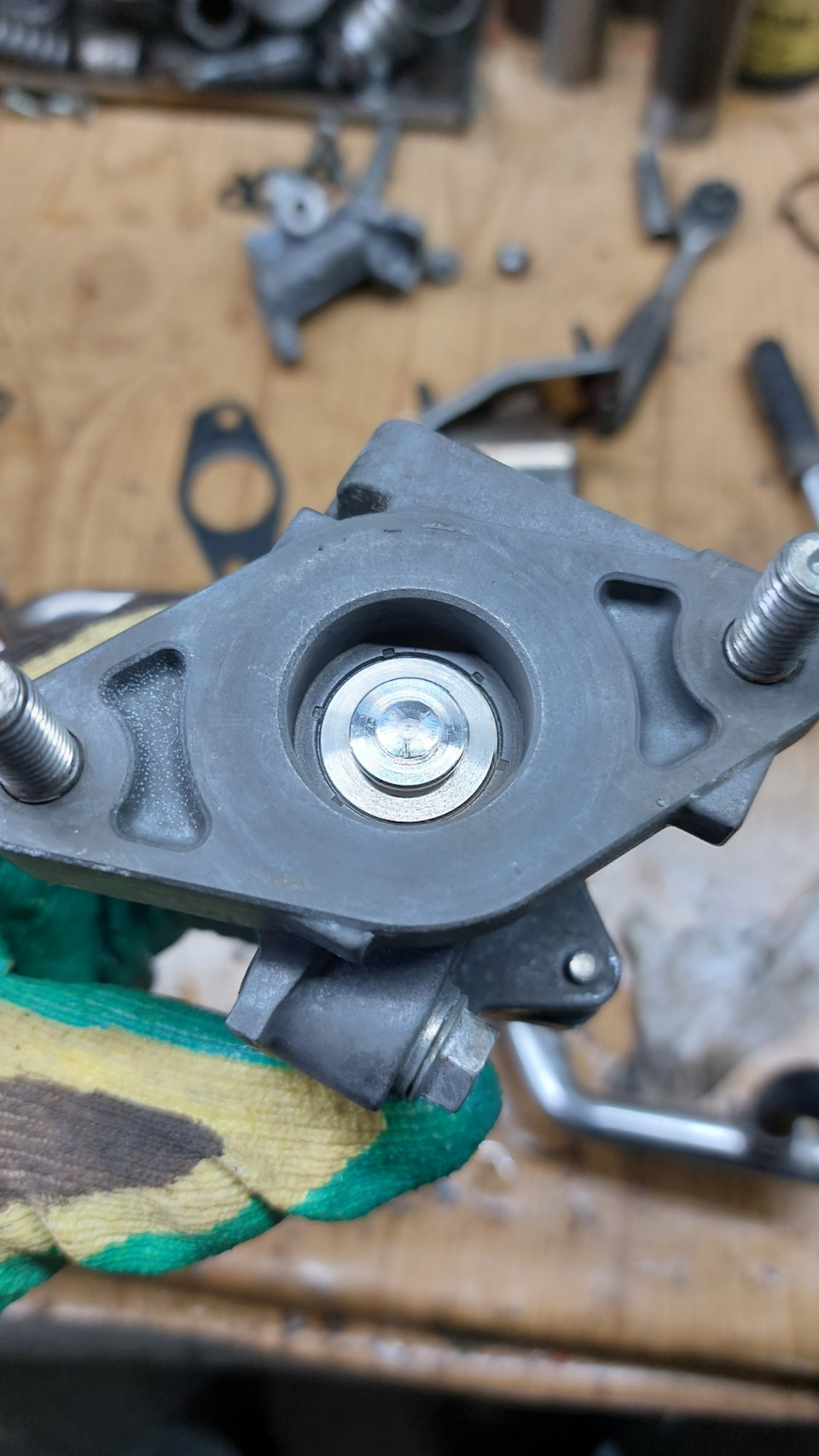 Чистка ЕГР — Toyota Prius (30), 1,8 л, 2010 года | своими руками | DRIVE2