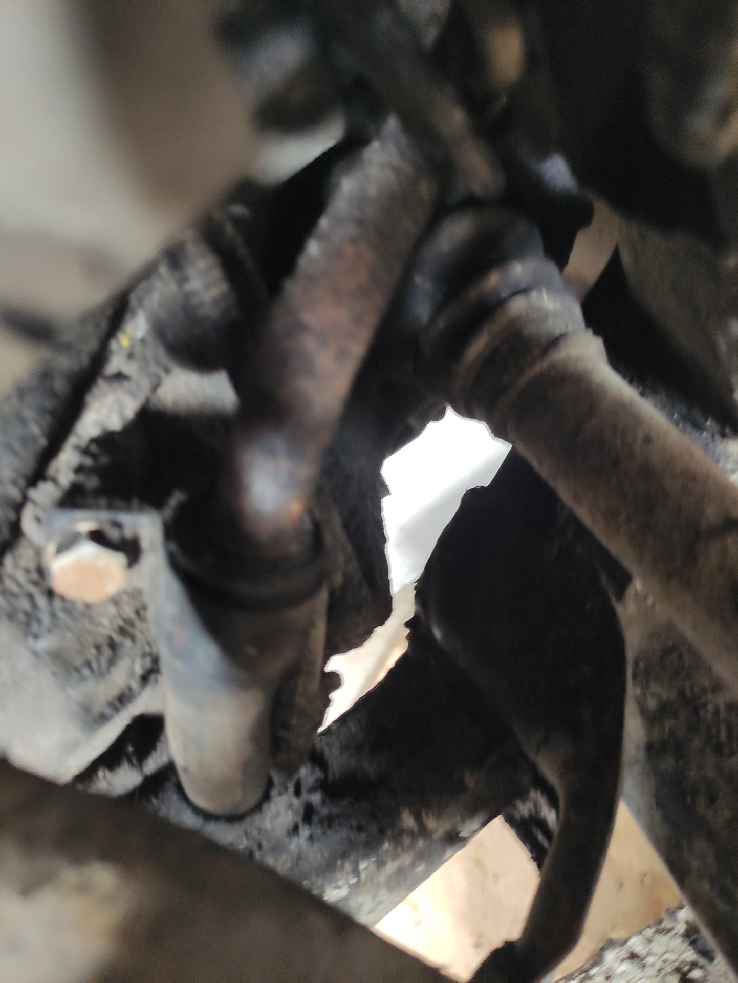 Замена уплотнений вакуумного насоса, термостата в сборе, хоботов ...