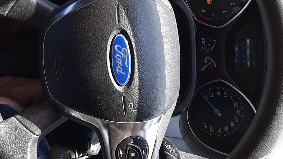 Веерные форсунки (омыватель лобового стекла) с подогревом — Ford Focus ...