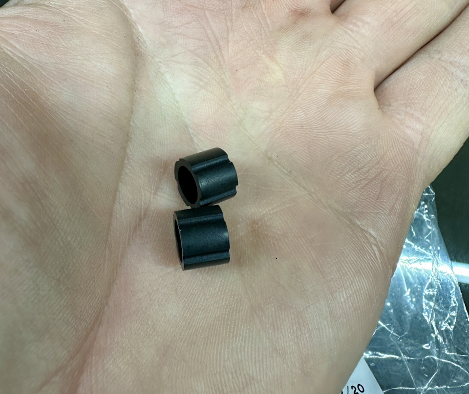 Обслуживание тормозной системы Ч.1 — Toyota Prius Plus, 1,8 л, 2014 ...