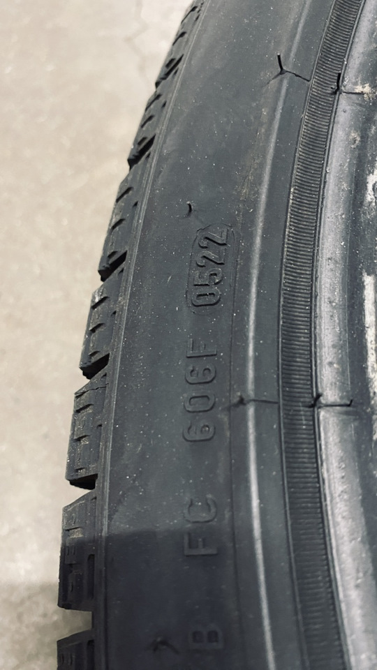 Шины зимние нешипованные Pirelli 235/40 R19 на Alfa Romeo 159, Alfa ...