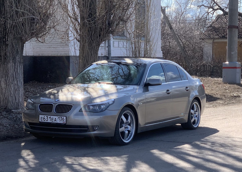 Замена масло свечи воздушный и салонные фильтра. — BMW 5 series (E60), 2,5 л, 2008 года ...
