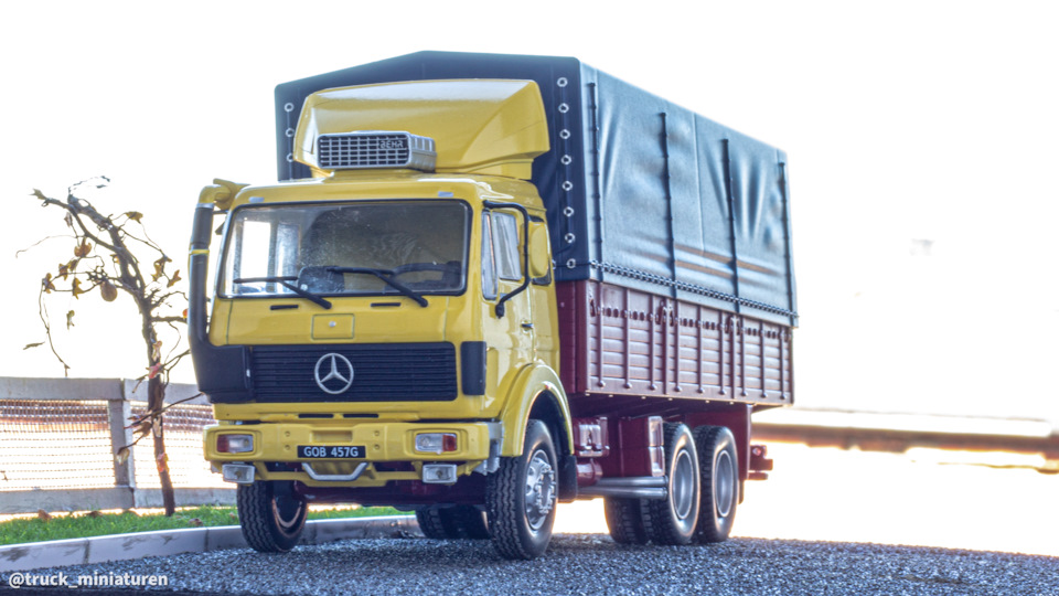 1982 MERCEDES-BENZ NG 2236 Pritschenwagen Gelb/Rot/Blau (DeAgostini) 1: ...