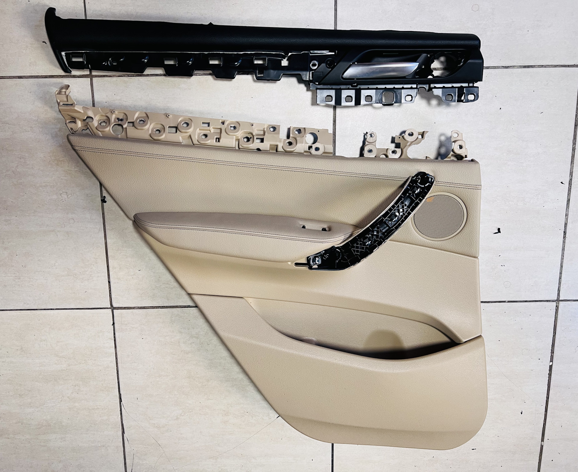 Шторки задних дверей, опция S417A — BMW X3 (F25), 2 л, 2015 года ...