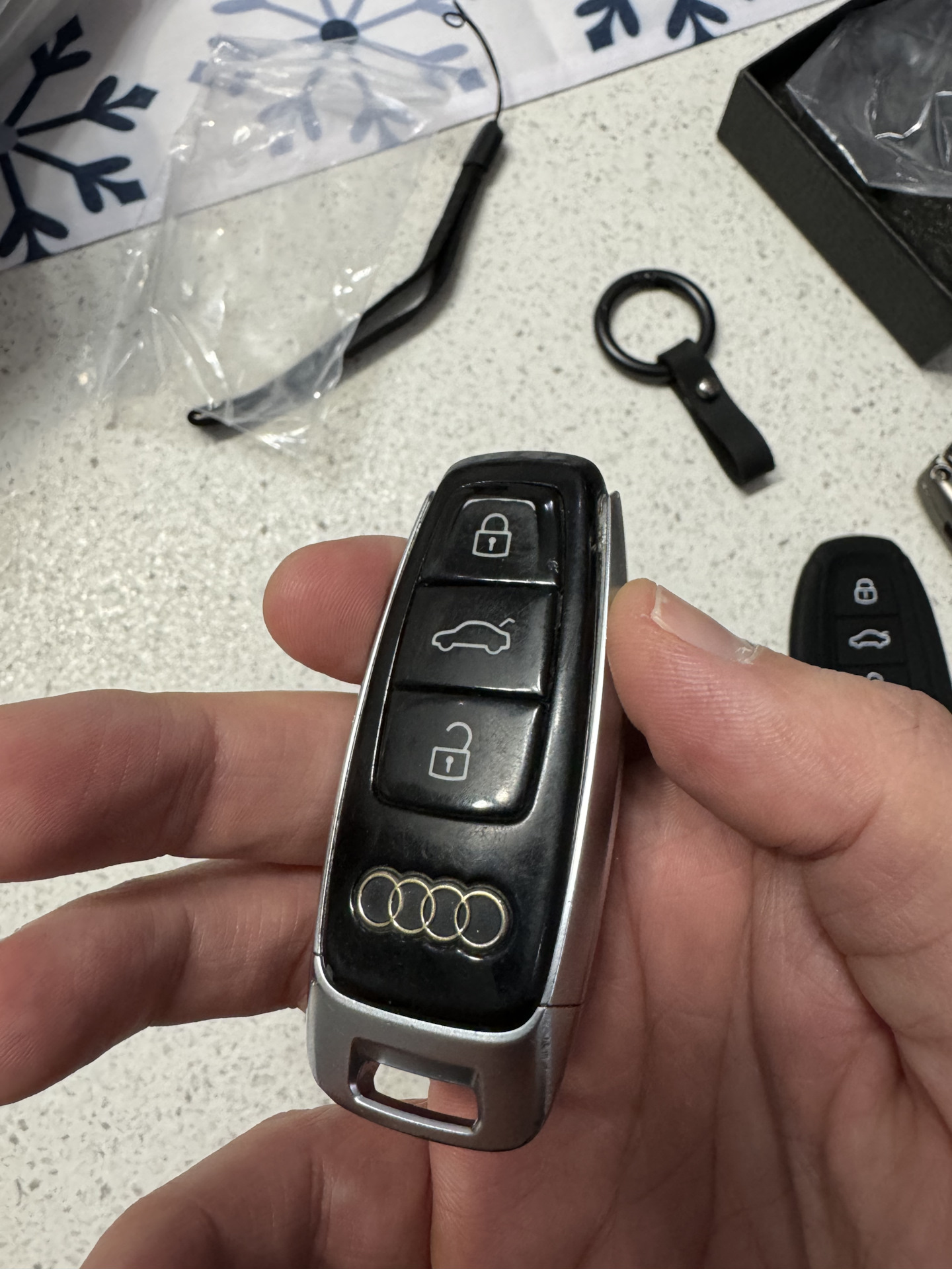 Чехол ключа A6C8 — Audi A6 (C8), 3 л, 2018 года | аксессуары | DRIVE2
