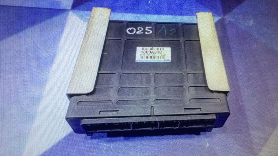 1860A318 CONTROL UNIT, ENG БЛОК УПРАВЛЕНИЯ ДВИГАТЕЛЕМ Mitsubishi ...