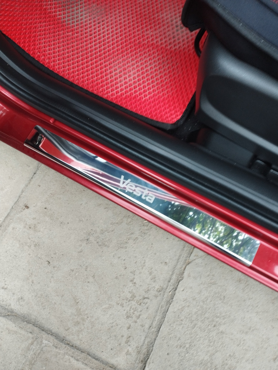 Накладки порога и уплотнитель проема дверей — Lada Vesta (1G), 1,6 л ...