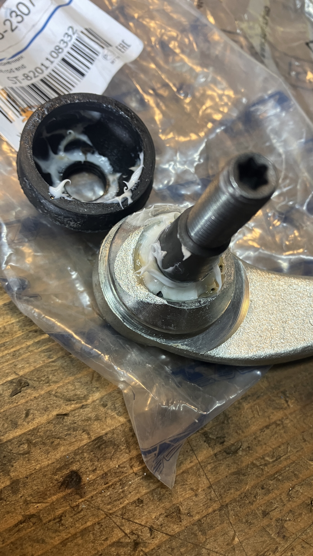 Замена рулевых наконечников — Renault Duster (1G), 2 л, 2017 года ...