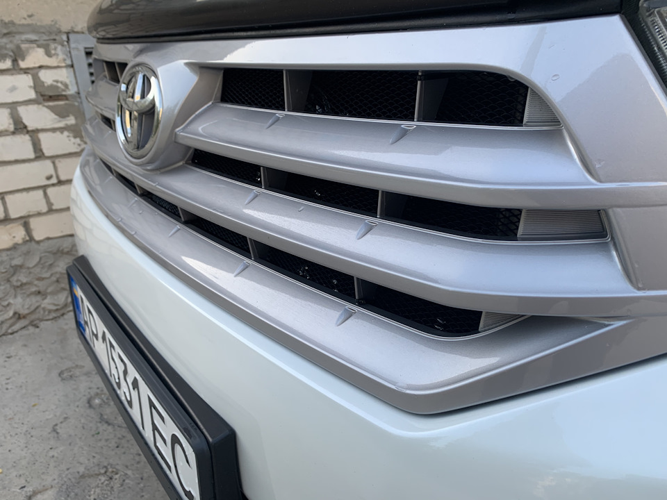 Защитные сетки в решетку радиатора и в бампер — Toyota Highlander (XU40 ...